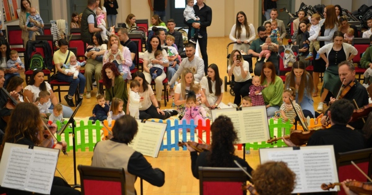 Beogradska filharmonija svirala za bebe i Anu Gole - Bijeljinalive